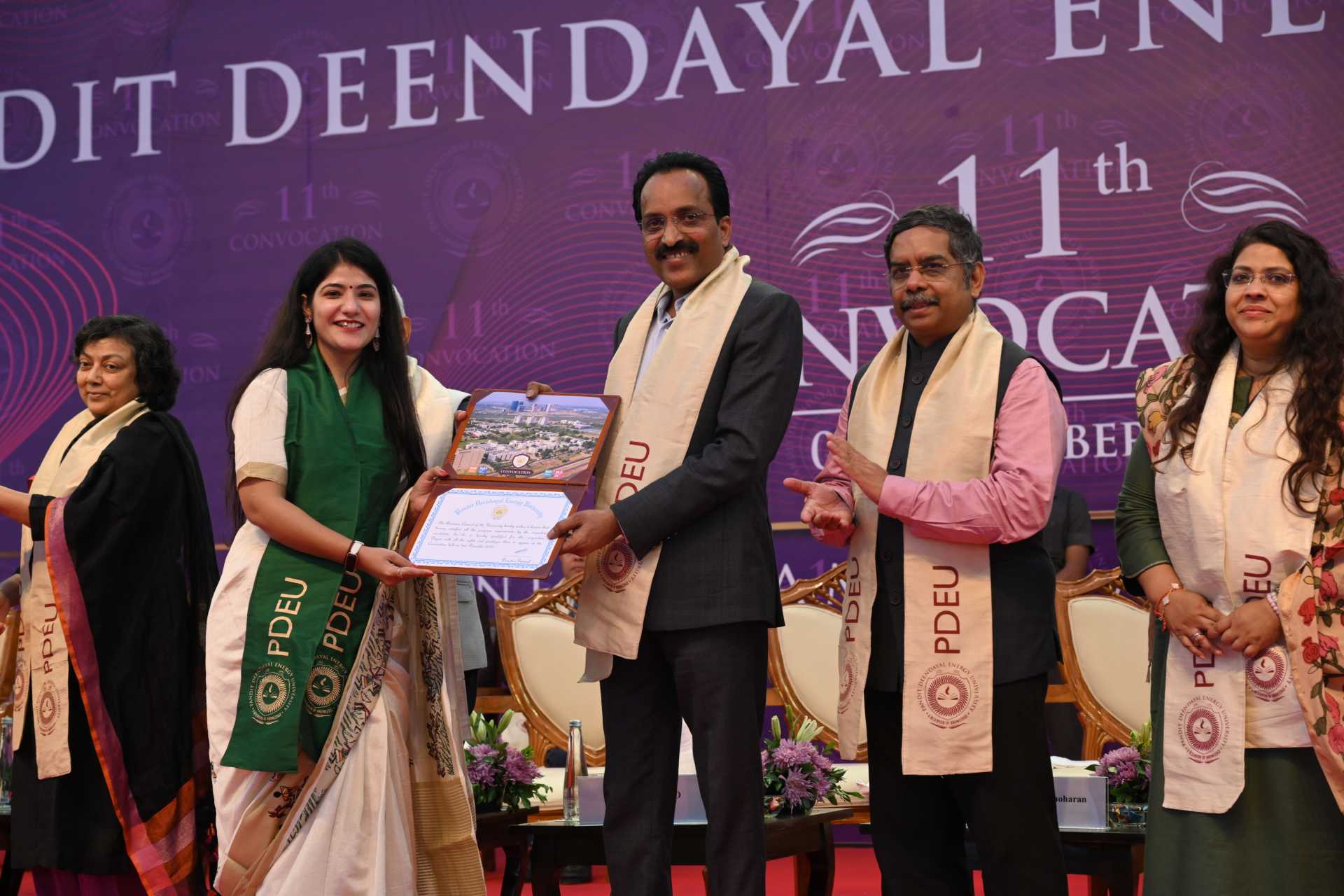 PDEU ખાતે 11મો દીક્ષાંત સમારોહ યોજાયો, ISRO ચીફ રહ્યા ઉપસ્થિત | chitralekha